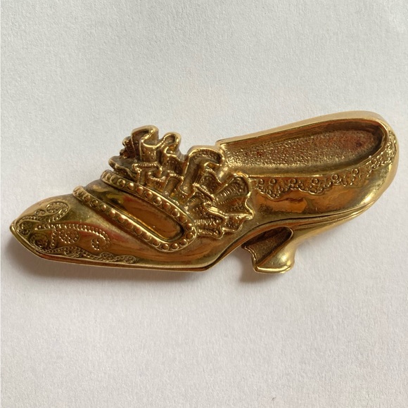 Jewelry | Victorian Ruffle Shoe Brooch Goldtone | Poshmark